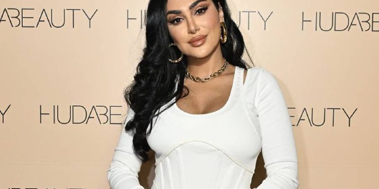 Huda Kattan reconquista su imperio en belleza - AmericaMalls & Retail